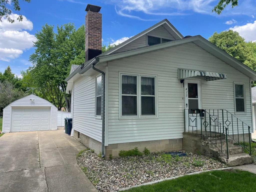 Iowa Auction Group - Mabel Mantel Real Estate Auction