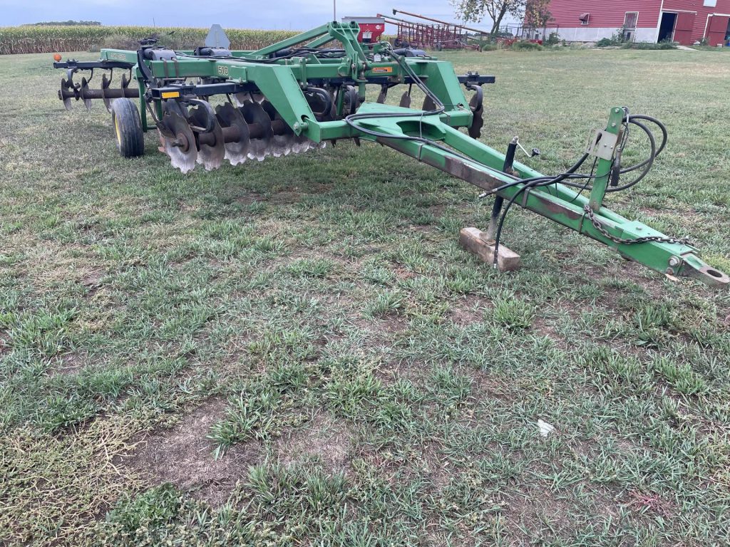 Iowa Auction Group - Hofmeyer Retirement Farm Equipment Auction