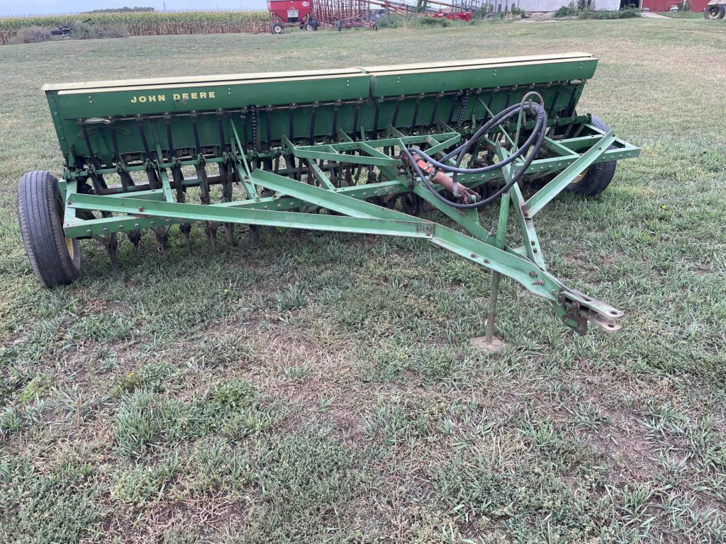 Iowa Auction Group - Hofmeyer Retirement Farm Equipment Auction