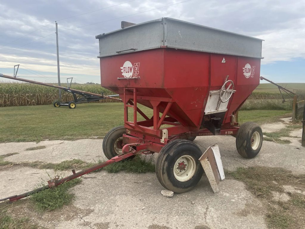 Iowa Auction Group - Hofmeyer Retirement Farm Equipment Auction
